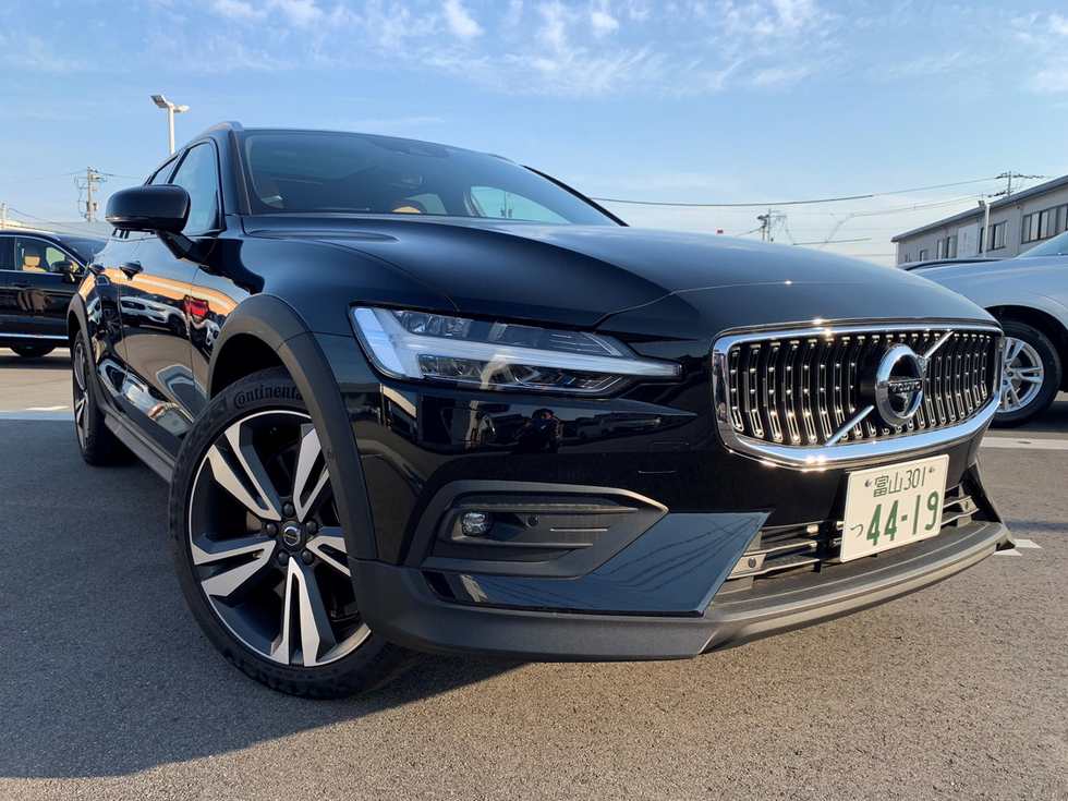 新型V60CC到着！！ - ディーラー最新情報｜ボルボ・カー 富山